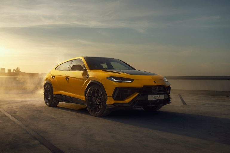 Lamborghini Urus - Ultimate Guide & Research Hub