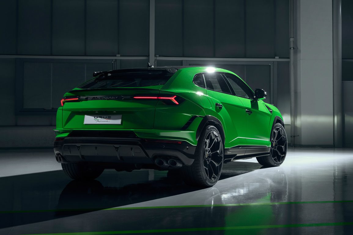 Lamborghini Urus - Ultimate Guide & Research Hub