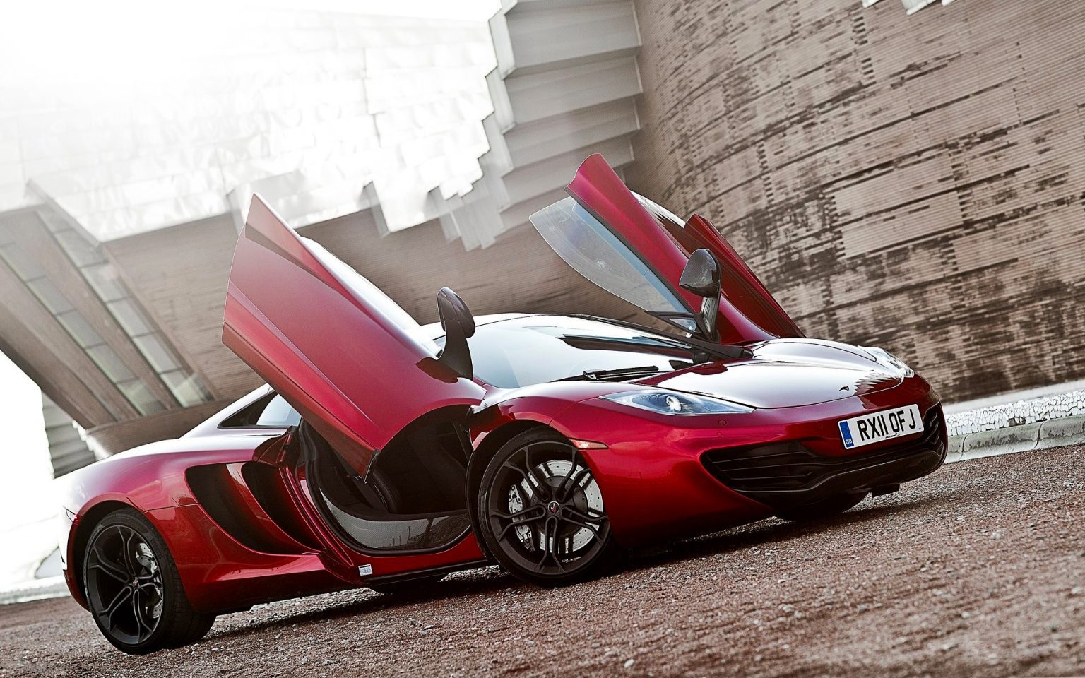 McLaren 12C - The Ultimate Guide & Research Hub