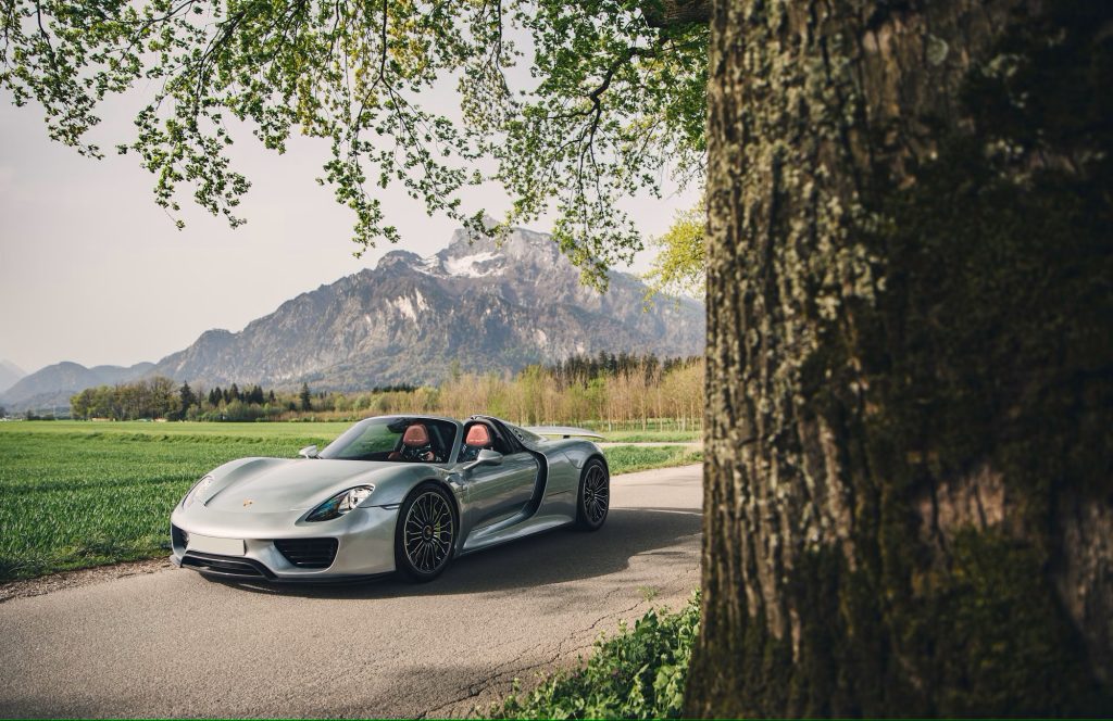 A 2014 Porsche 918 Spyder Is Up For Grabs On Collecting Cars