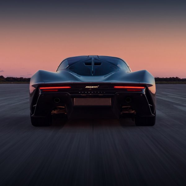 McLaren Speedtail - The Ultimate Guide & Research Hub