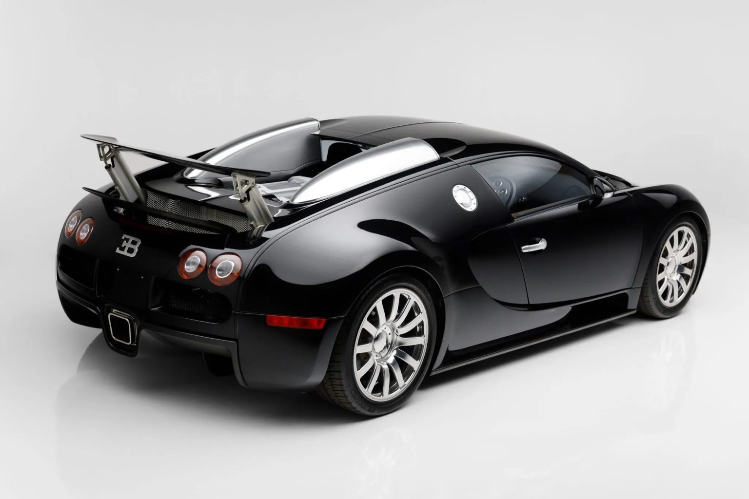 Stunning 2008 Bugatti Veyron 16.4 Up For Grabs