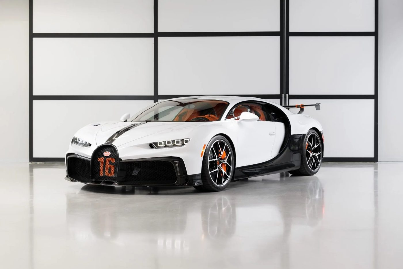 Bugatti Chiron Pur Sport: Track-Focused Powerhouse Up for Auction