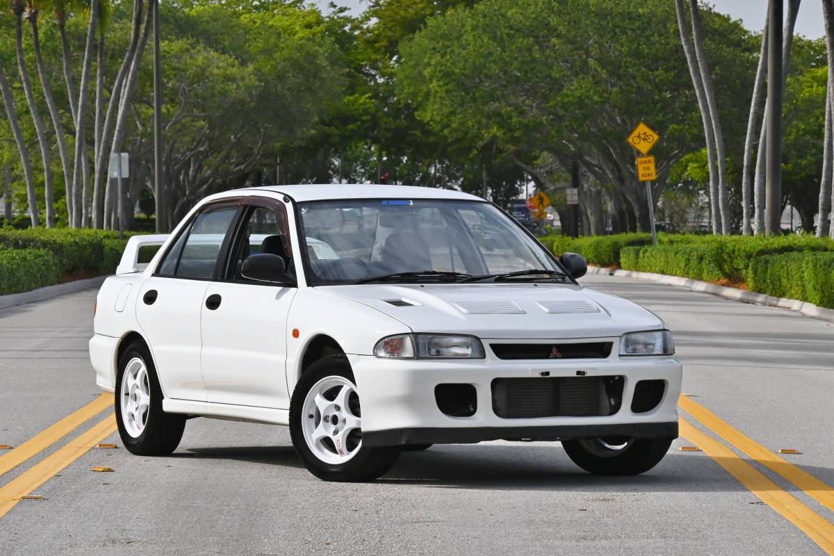 Mitsubishi Lancer Evolution - The Ultimate Guide & Research Hub