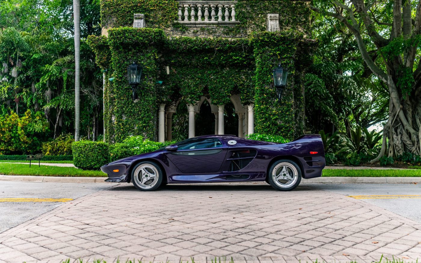 Car Of The Day: 1996 Vector M12