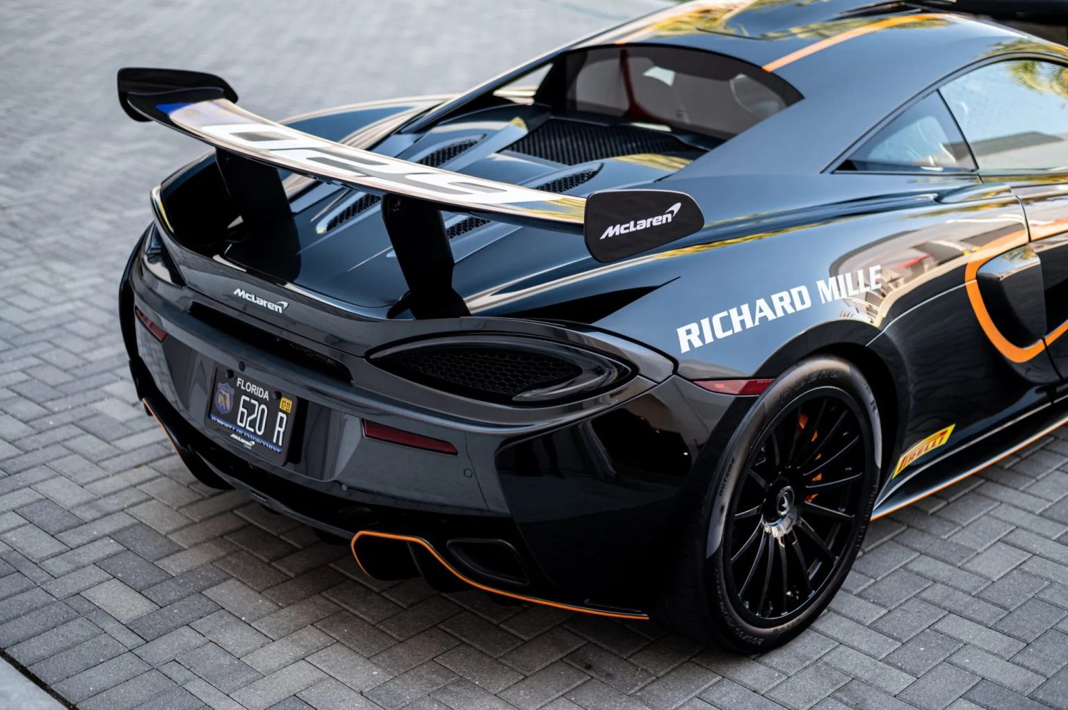 Car Of The Day: 2020 McLaren 620R