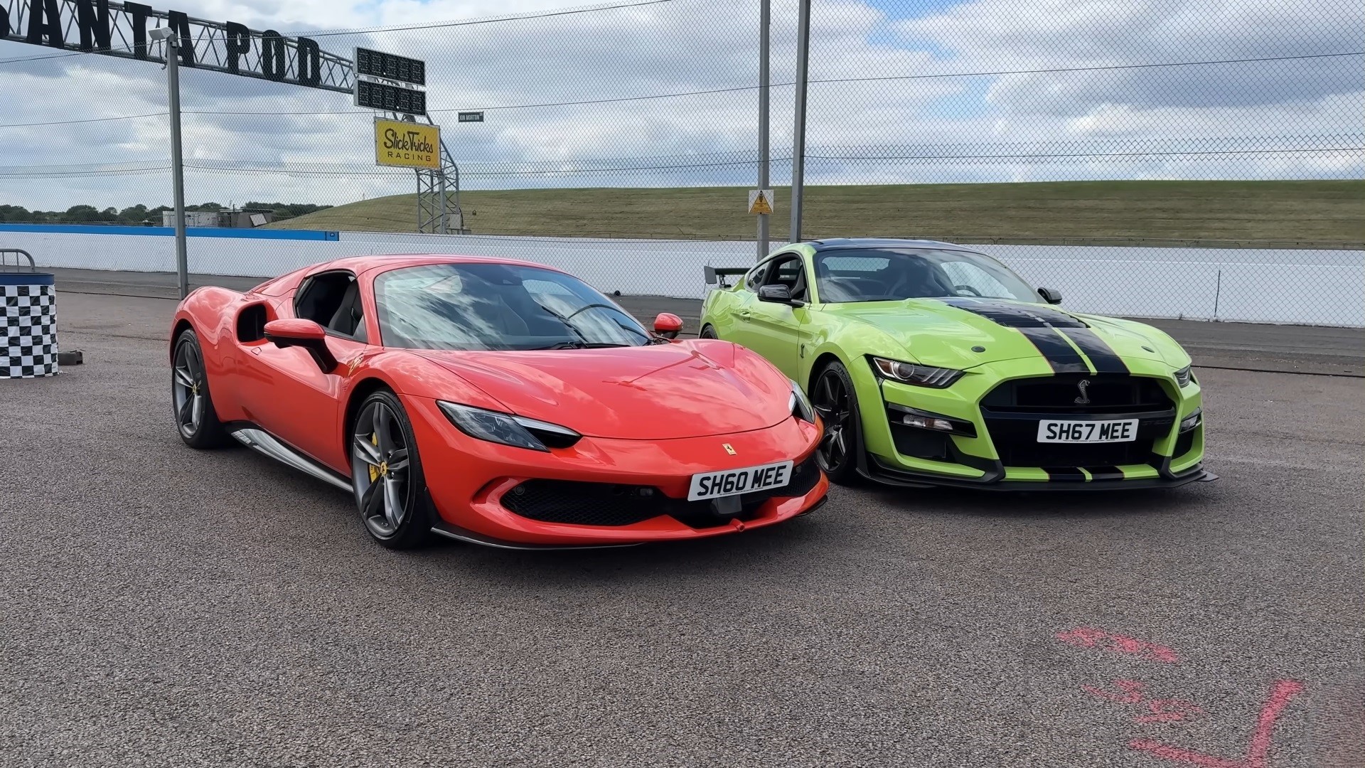 VIDEO: Drag Race Between Ferrari 296 GTS vs Shelby GT500