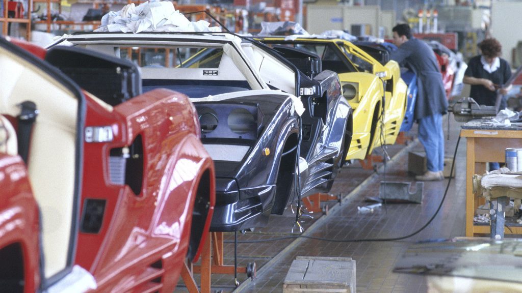 Linea 1 in Sant'Agata in 1974, the first Lamborghini Countach is being ...