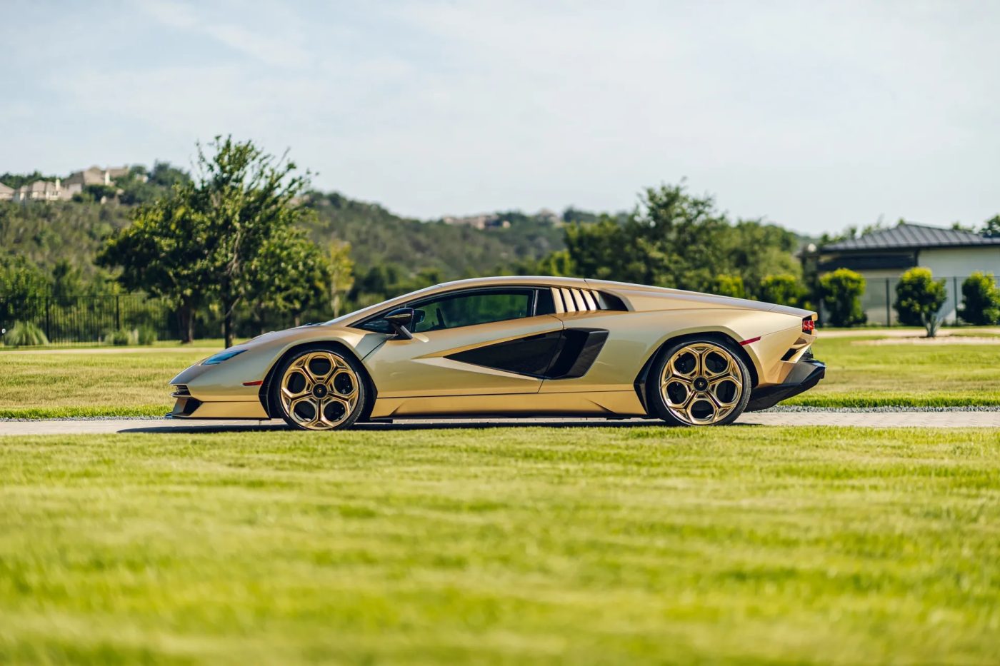 Car Of The Day: 2022 Lamborghini Countach LPI 800-4