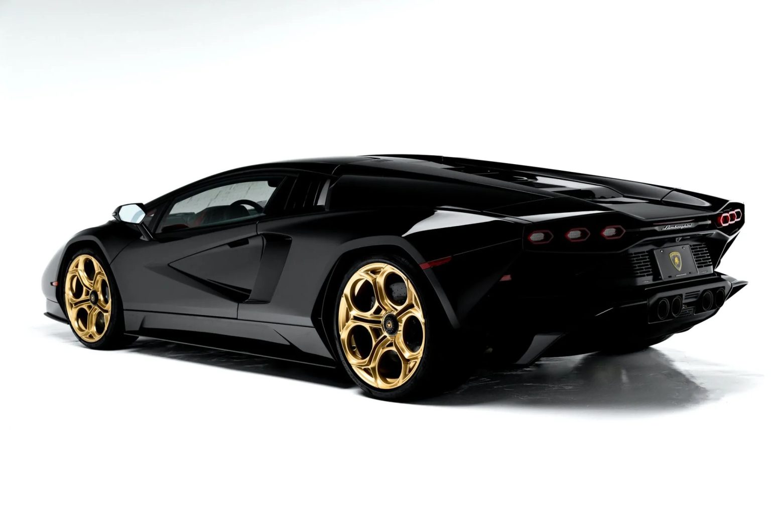 FOR SALE: 2022 Lamborghini Countach LPI 800-4