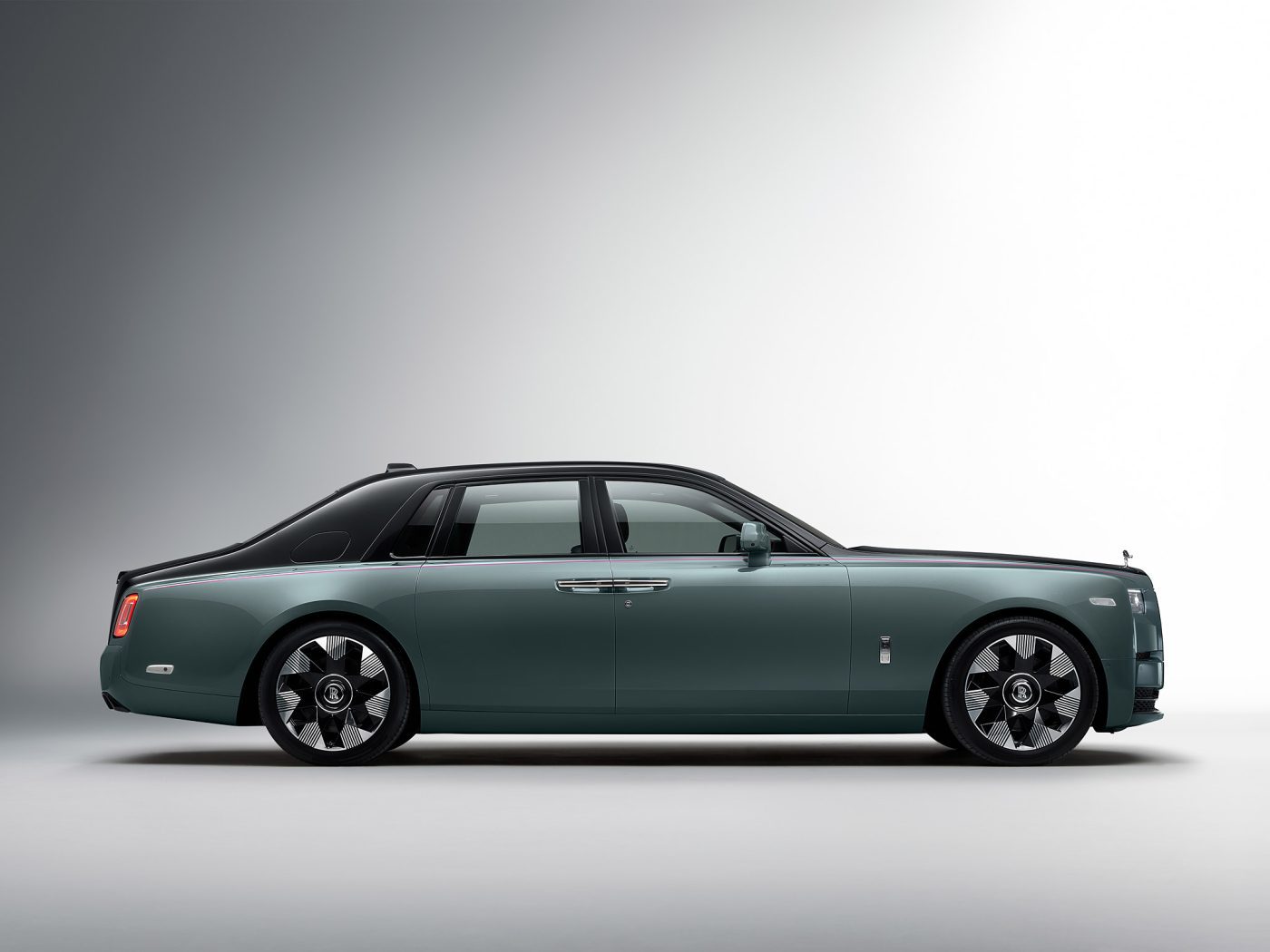 Rolls-Royce - Current Lineup (Reviews, Prices & Our Top Picks)