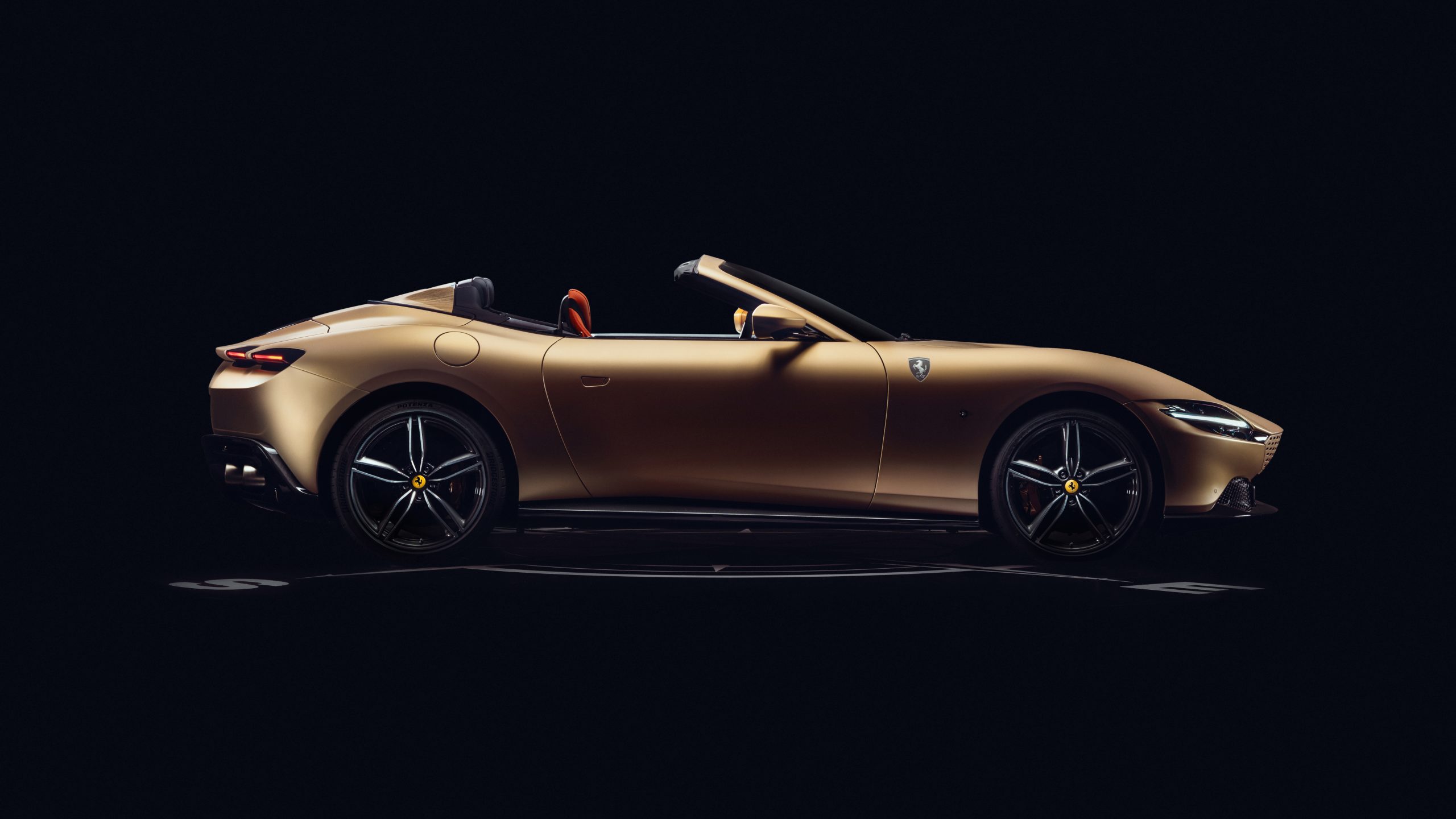 2024 Ferrari Roma Spider Tailor Made