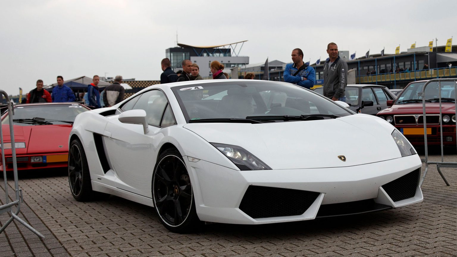 VIDEO: Owning a supercar on a budget, the Lamborghini Gallardo