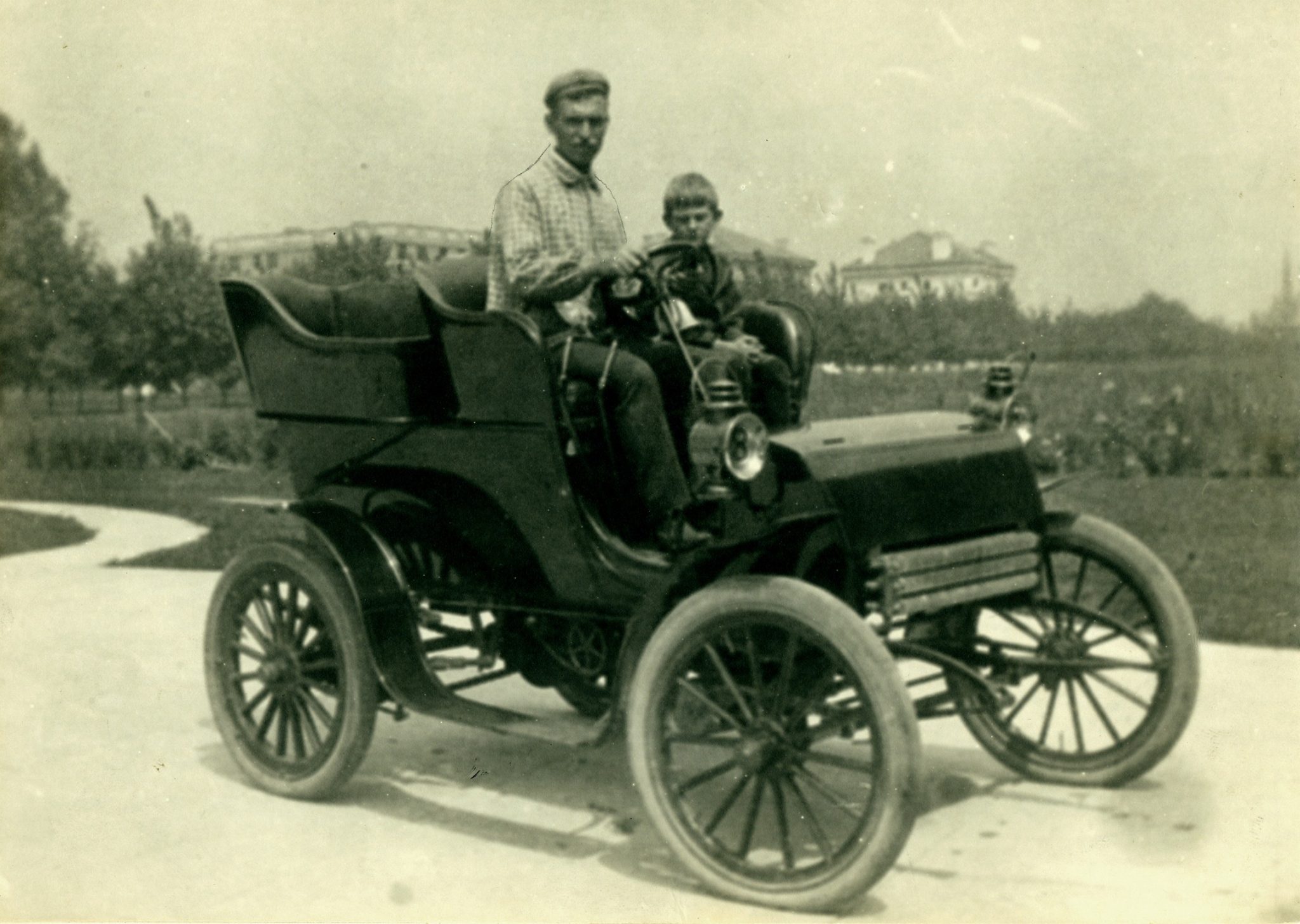 1922 Moon Six 40 Touring - The Rise and Set of Moon