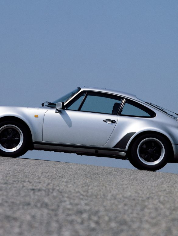 Porsche 944 - Ultimate Guide & Research Hub