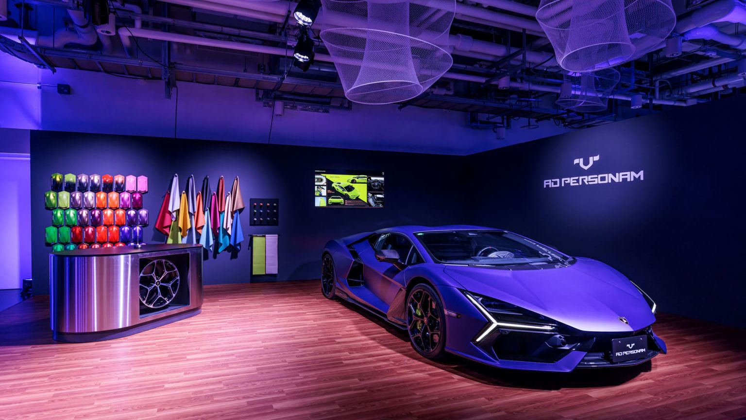Lamborghinis storm streets of Tokyo