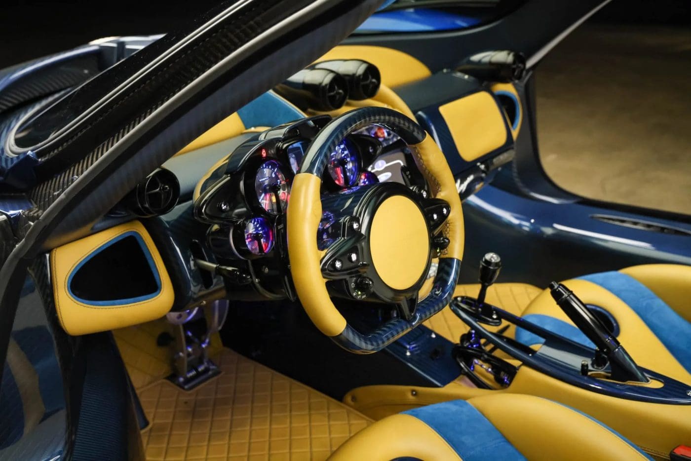 FOR SALE: One-Off 2014 Pagani Huayra Oceano Pacifico
