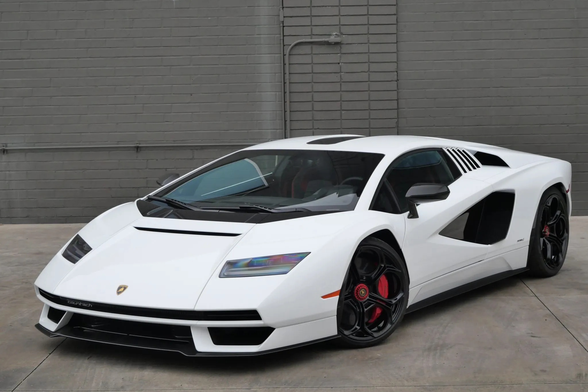 FOR SALE: 2022 Lamborghini Countach LPI 800-4