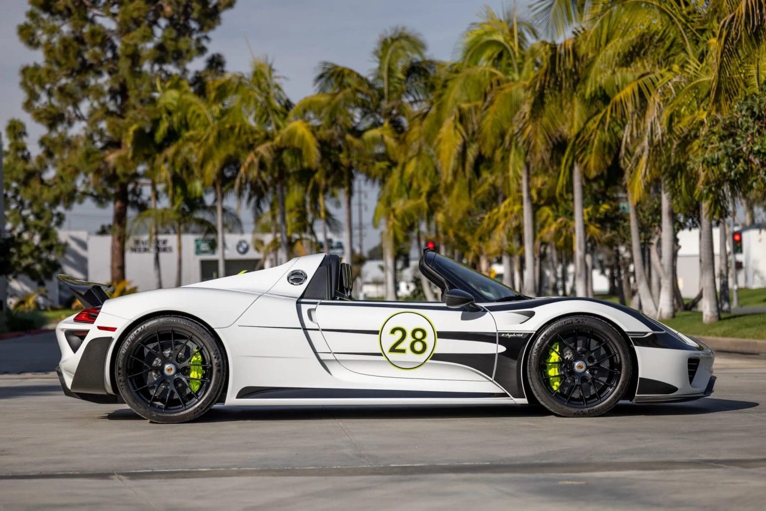 FOR SALE: 2015 Porsche 918 Spyder Weissach Package
