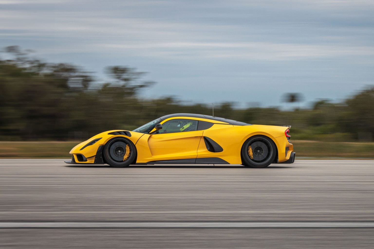 Hennessey Venom F5 Evolution: 2000+ HP!