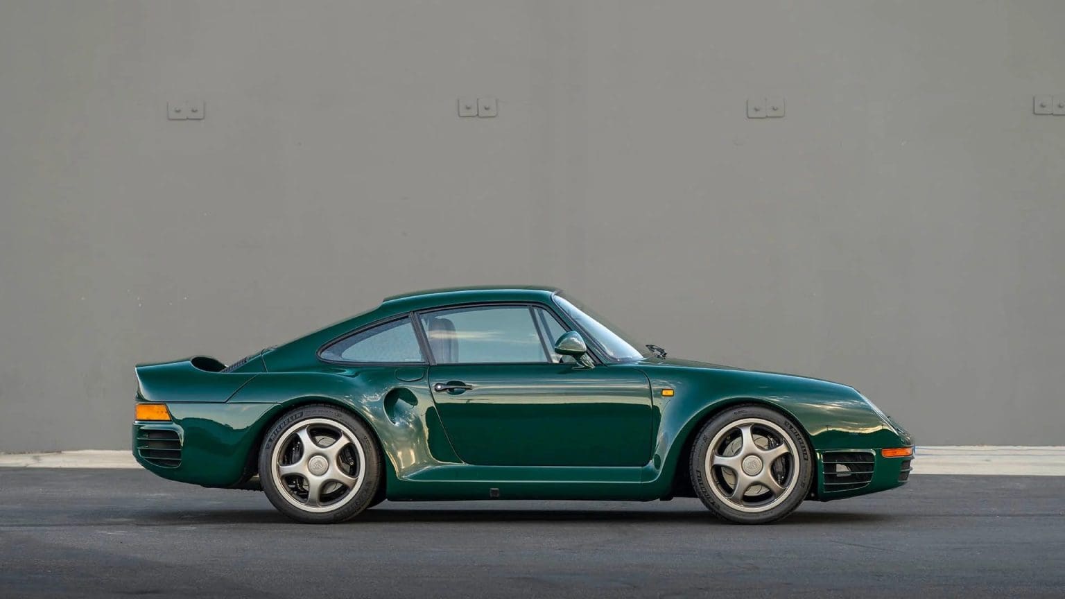 Reimagined Porsche 959 by Canepa up for Grabs