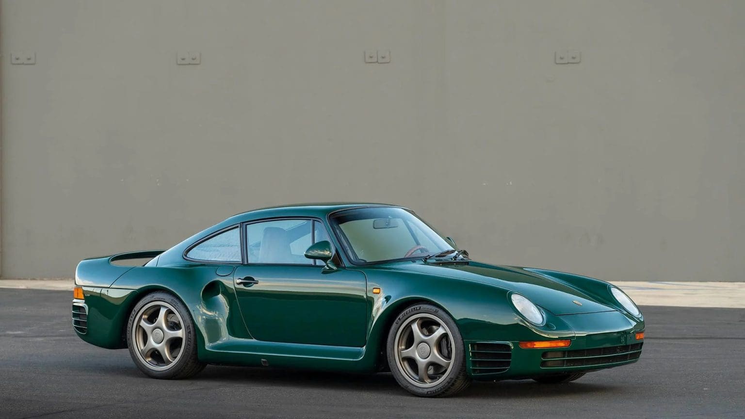 Reimagined Porsche 959 by Canepa up for Grabs
