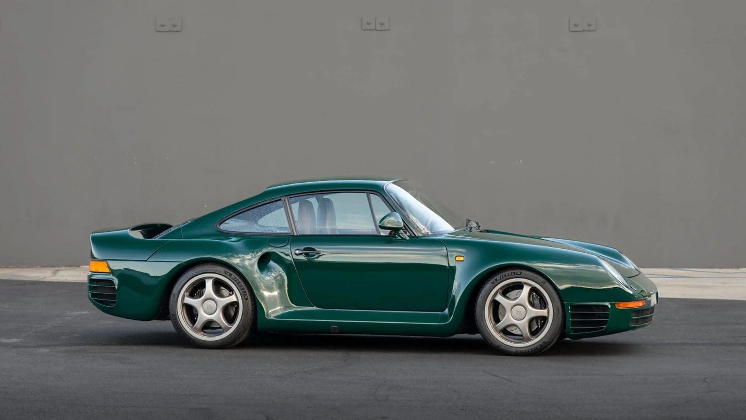 Reimagined Porsche 959 by Canepa up for Grabs
