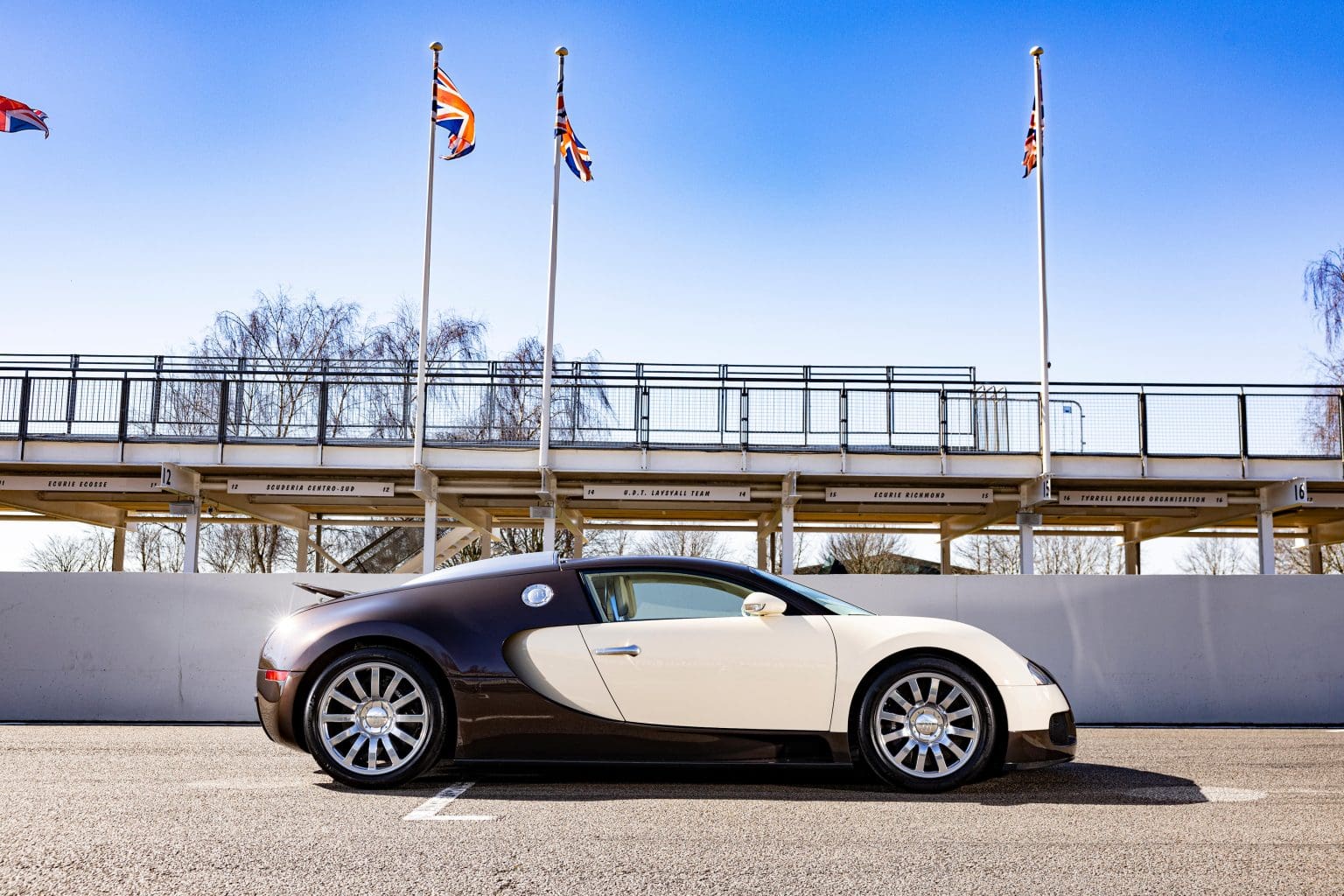 Low-Mileage 1-Owner Bugatti Veyron Heads to Auction
