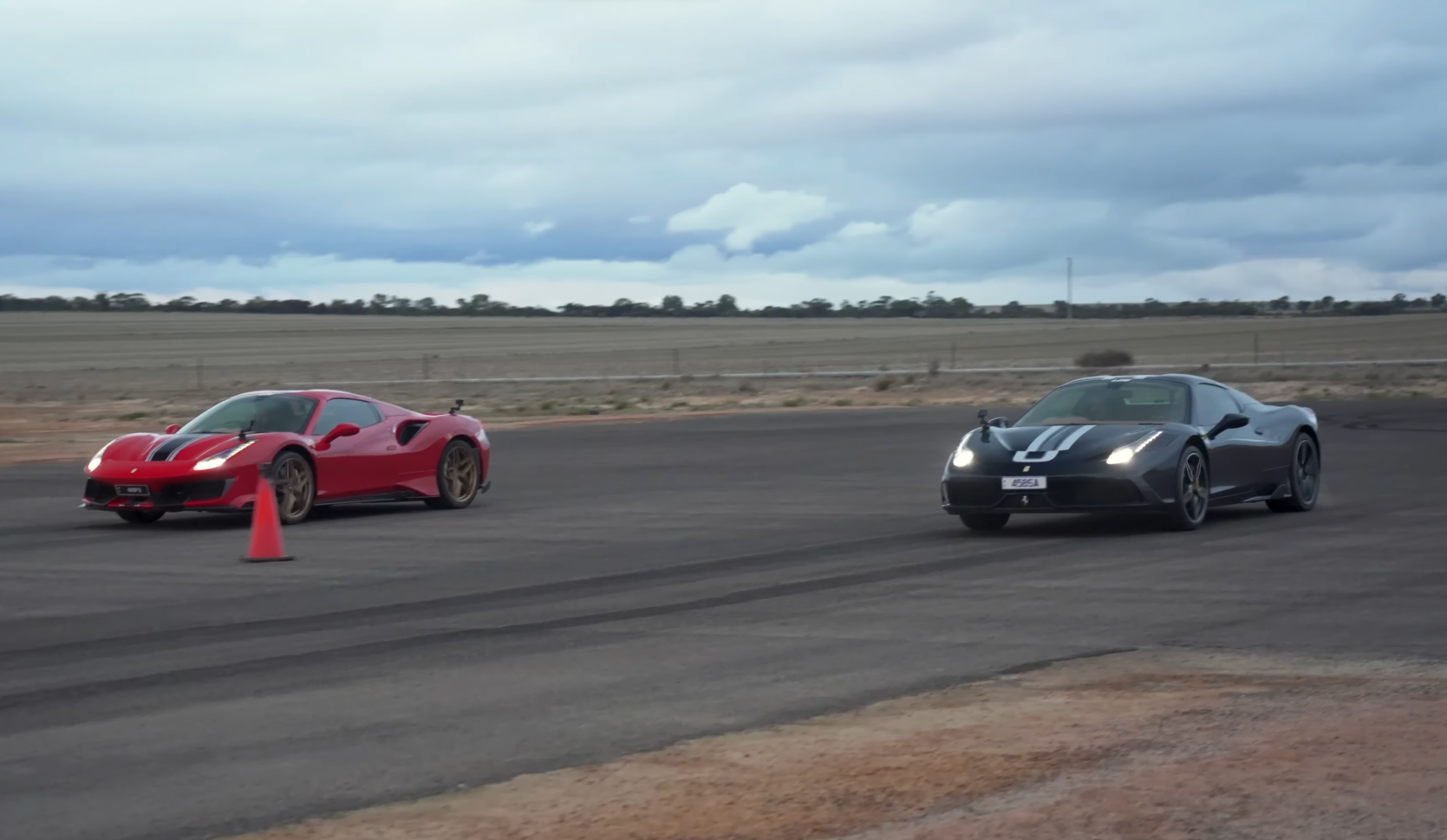 DRAG RACE: Ferrari 458 Speciale A vs 488 Pista Spider