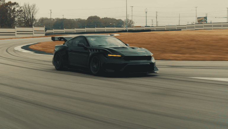 Top Gear Tests the Mustang GTD and Corvette ZR1