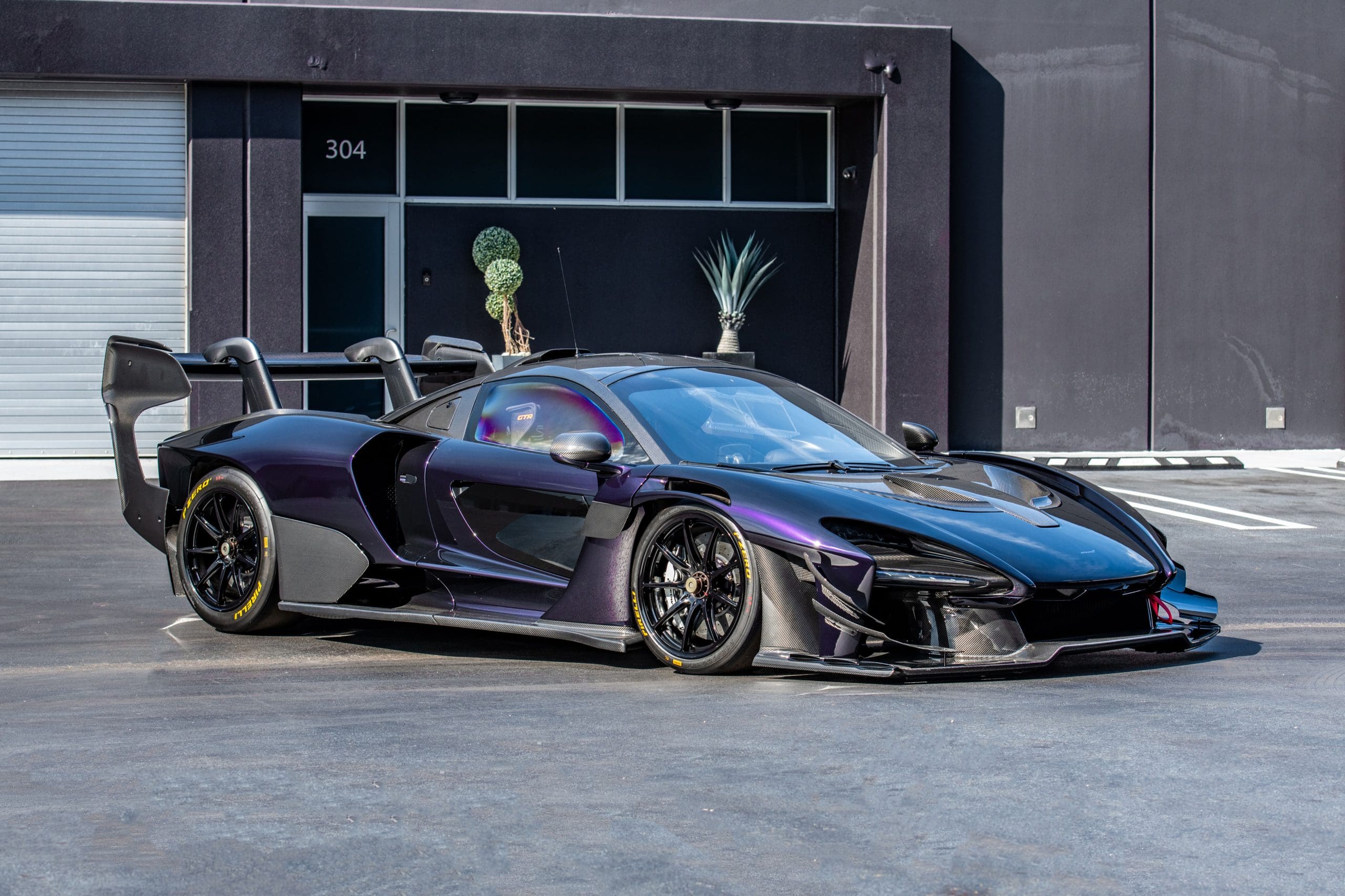 A Highly Bespoke 2020 McLaren Senna GTR Crosses the Auction Block