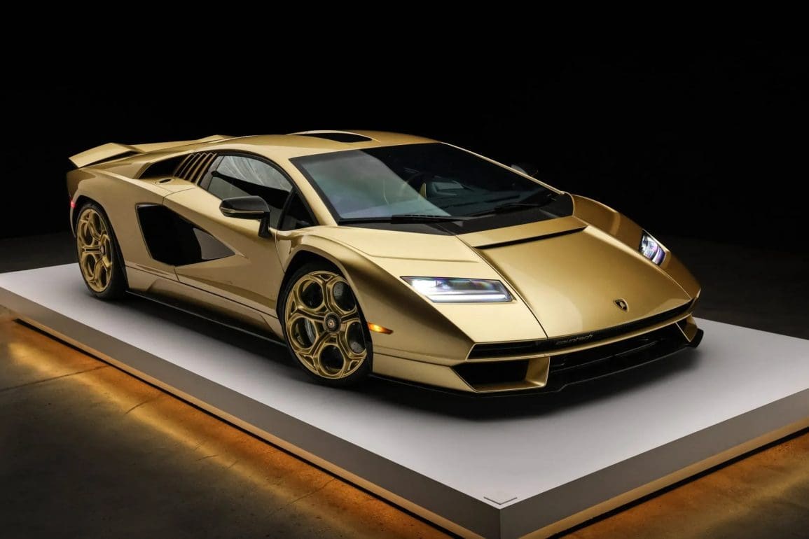 FOR SALE: 2022 Lamborghini Countach LPI 800-4