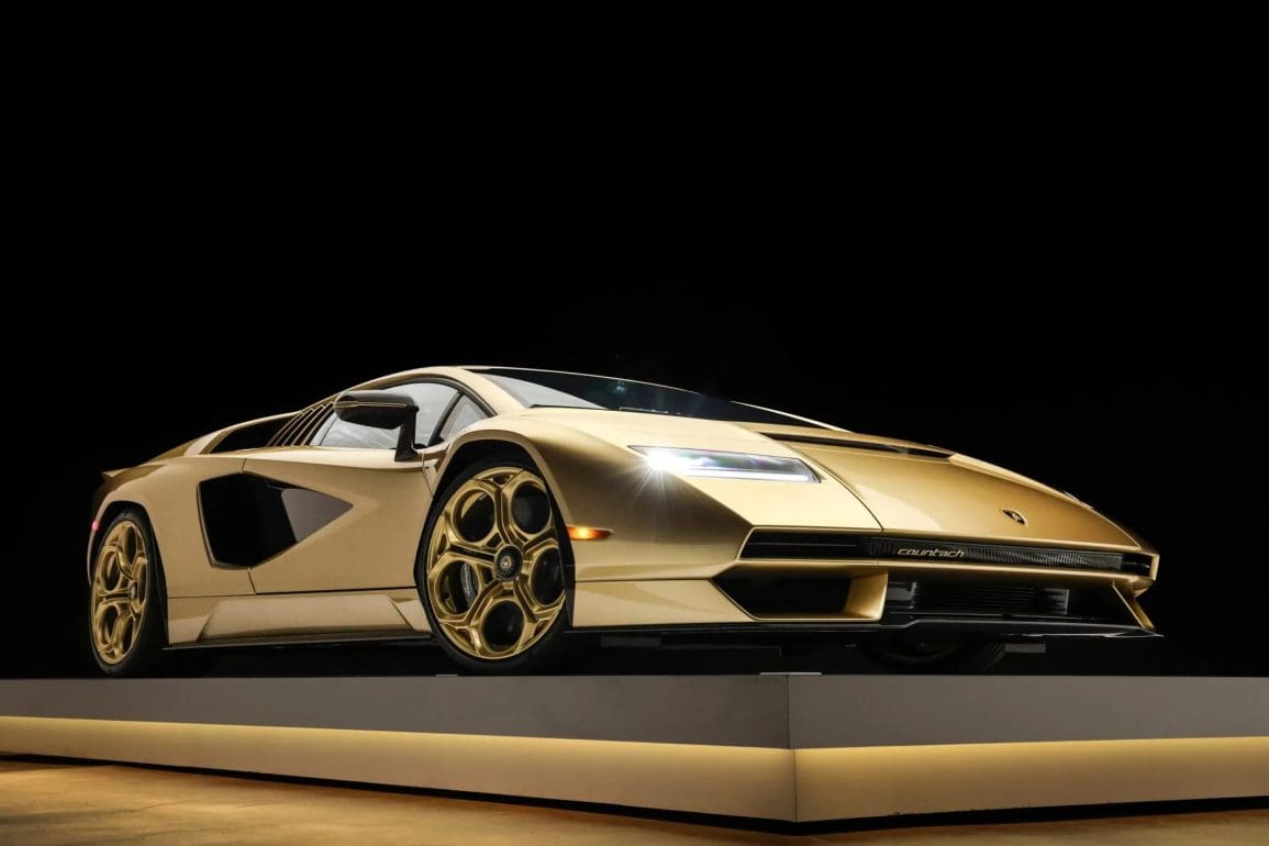 FOR SALE: 2022 Lamborghini Countach LPI 800-4