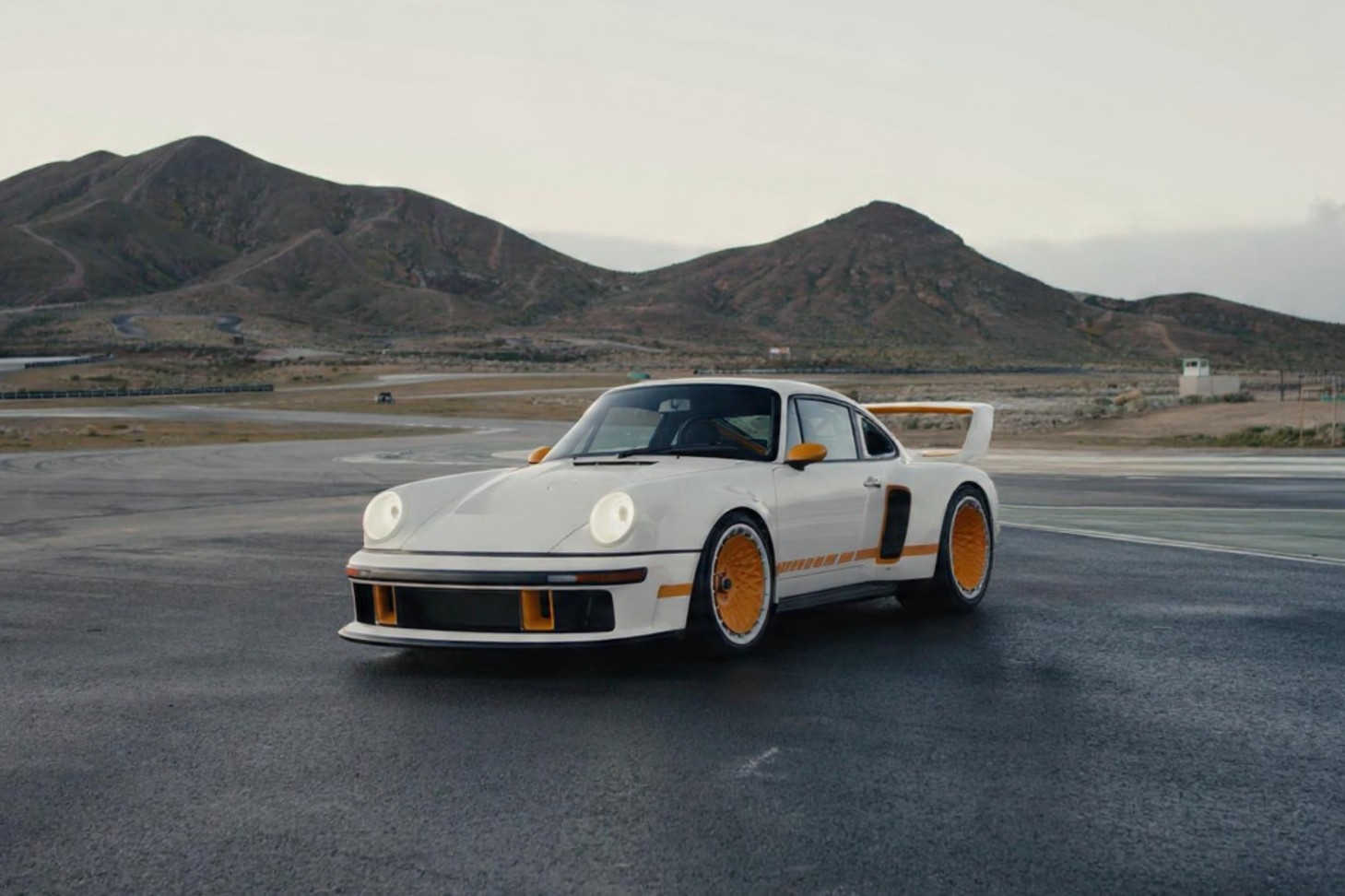 VIDEO: Top Gear Drives the Insane Singer DLS Turbo