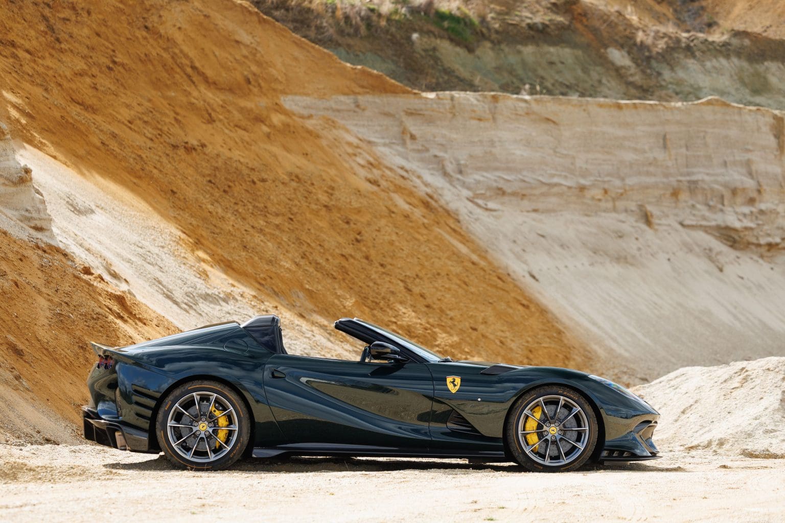 for-sale-2024-ferrari-812-competizione-aperta